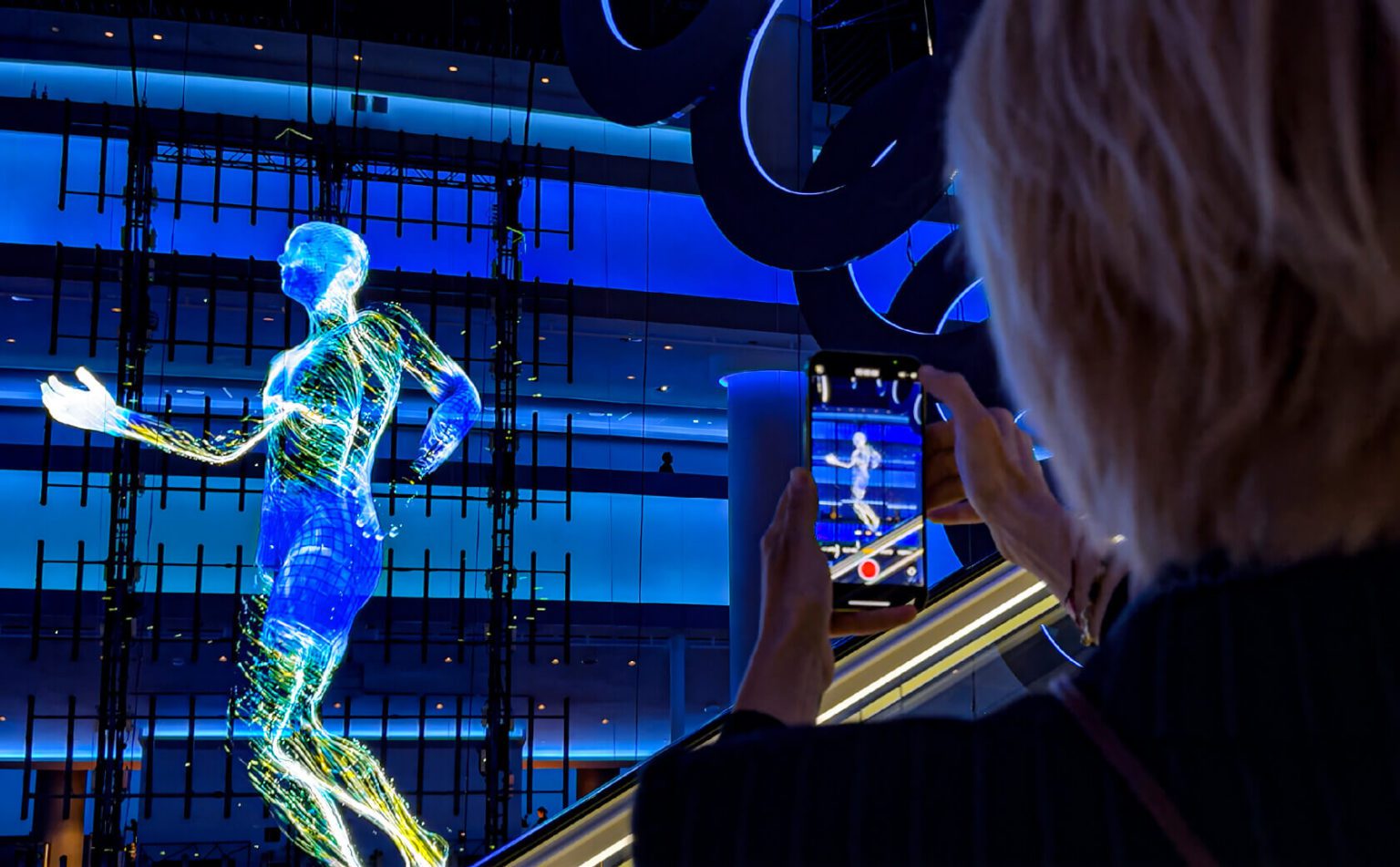 SmartV Wall Hologram Display Solution | Holographic Technology - HYPERVSN